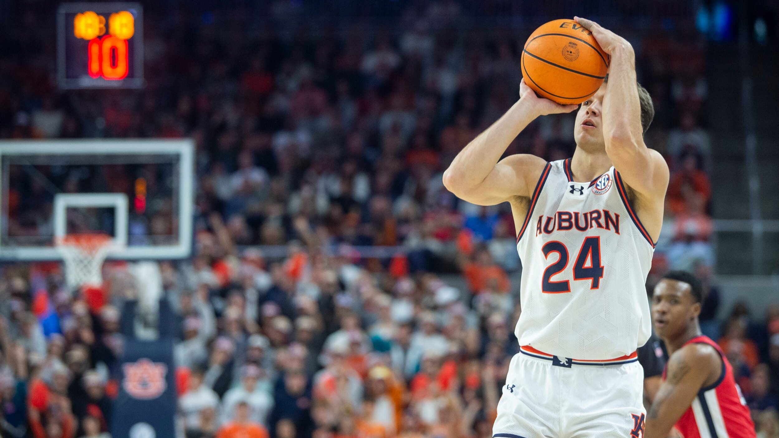 SEC Basketball Heating Up: Favorites, Parity, and Thrilling Matchups