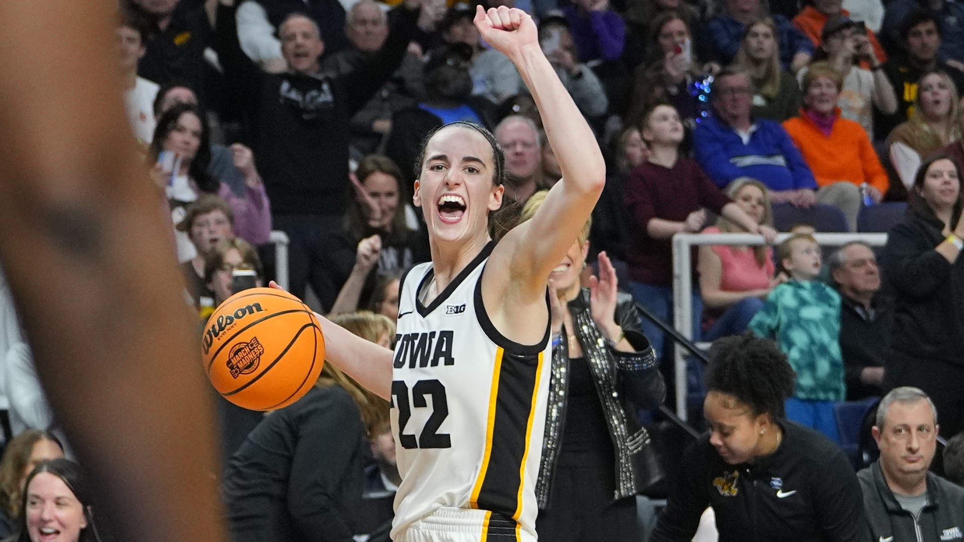 LeBron James Fuels Kyrie Irving-To-Lakers Rumors With Instagram ...