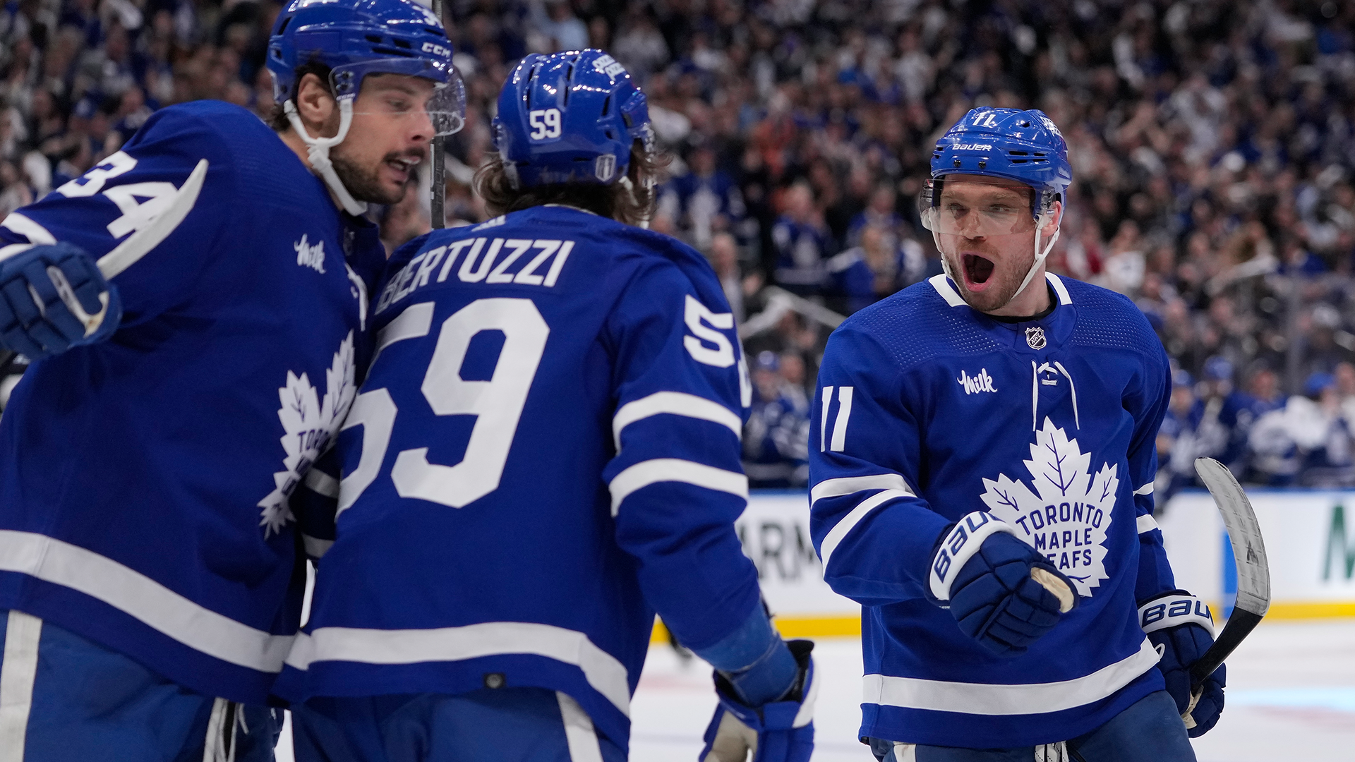 Jonathan Toews' Girlfriend Lindsey Vecchione Is A Top-Shelf Beauty ...