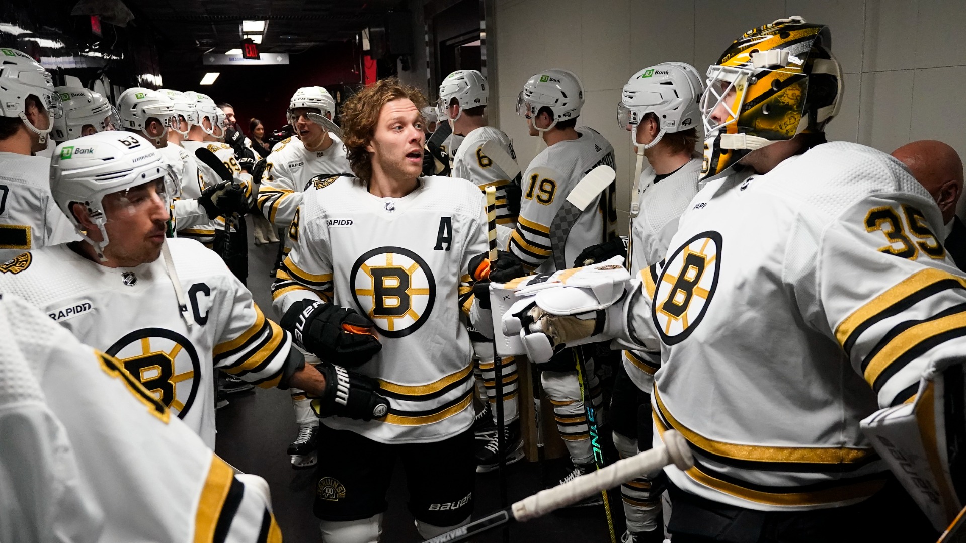 How Bruins Are Keeping Linus Ullmark Sharp During Jeremy Swayman Run