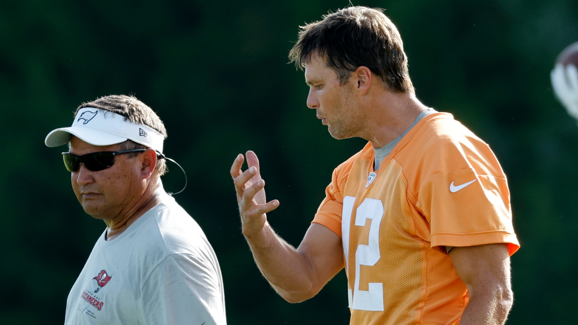 Rob Gronkowski Poses With Kitten In ESPN The Magazine Photo Shoot ...