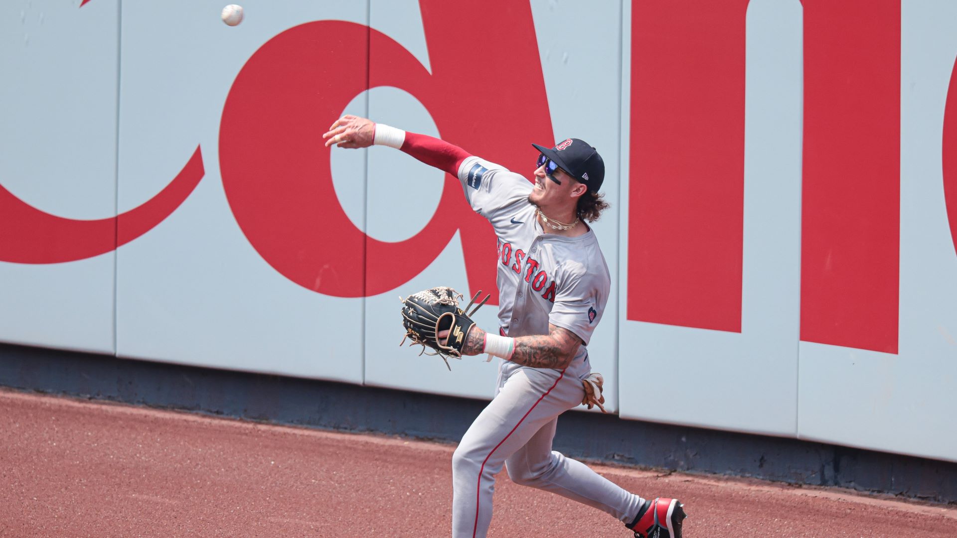 Wally The Green Monster Performs 'Wally Wave' With Fenway Fans (Video ...