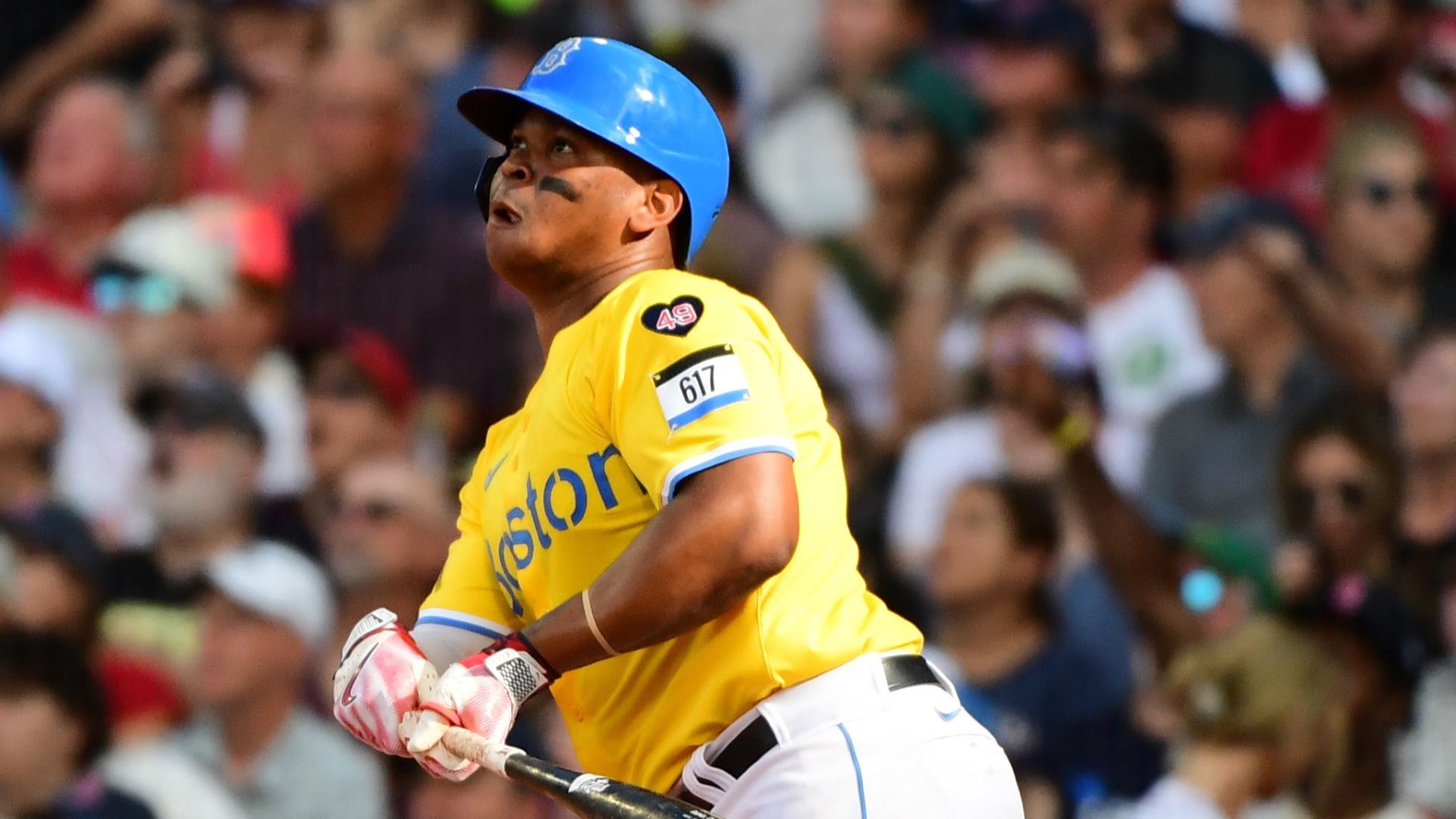 Red Sox 3B Coach Uses Todd Frazier's Jersey Mic To Wish Granddaughter ...