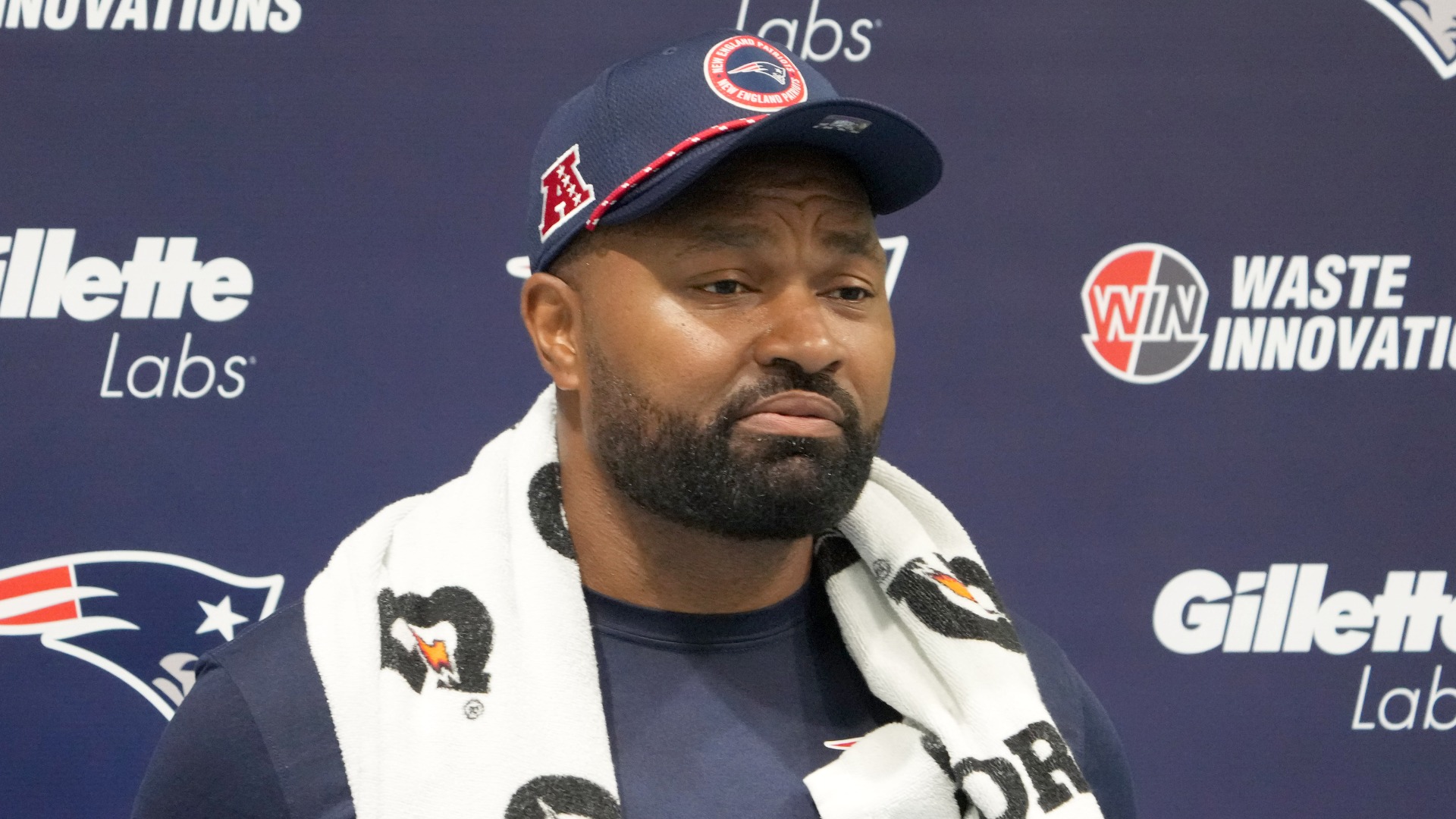 Jerod Mayo Takes Page Out Of Bill Belichick's Book In Presser