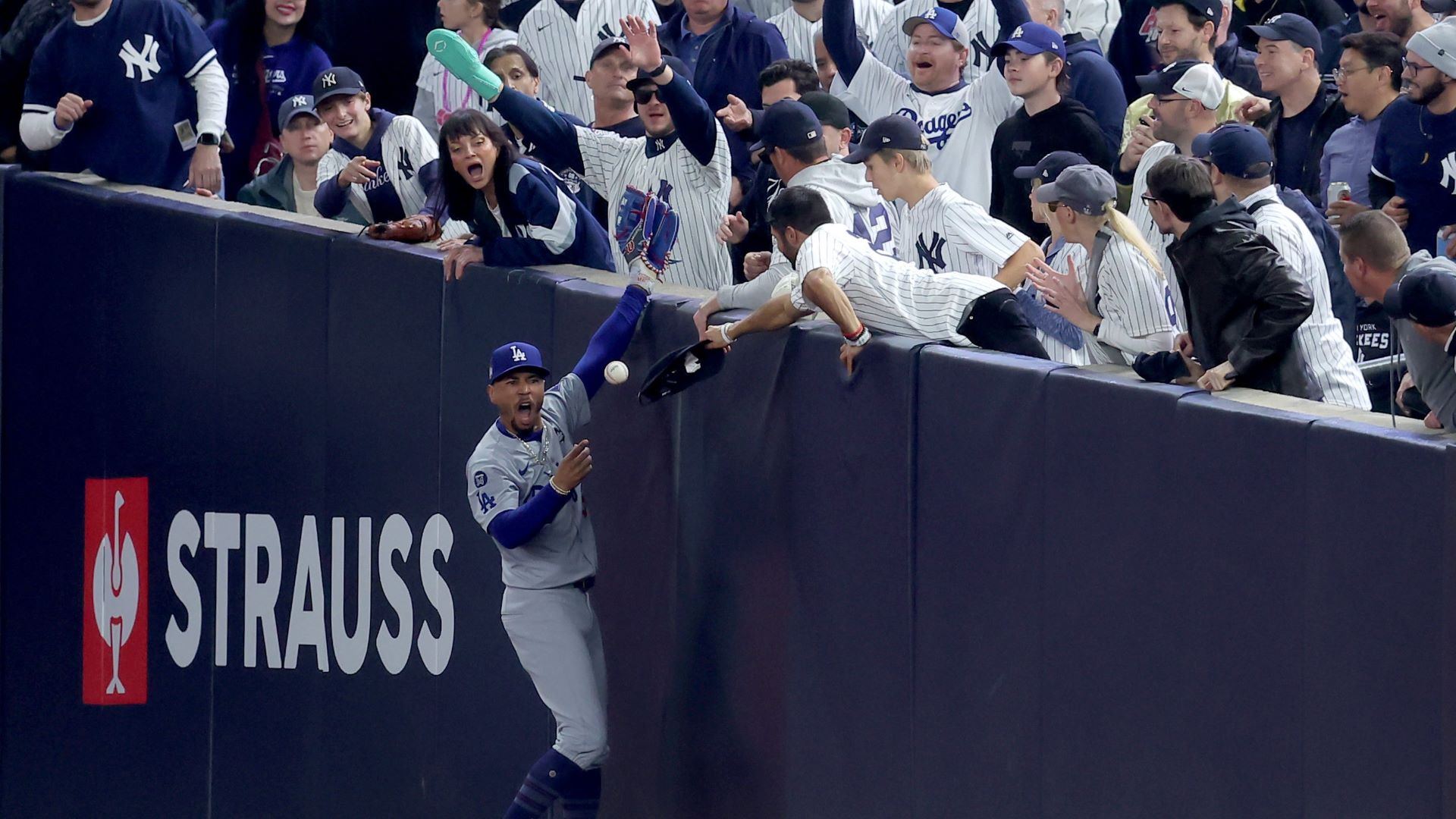 How Yankees Fan Addressed World Series Interference, Ejection