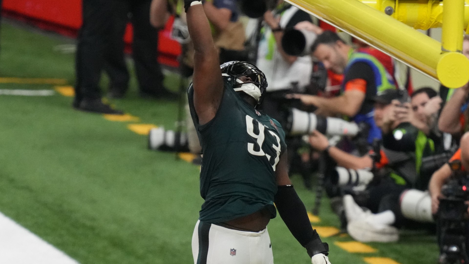 Milton Williams Responds To Laughable Patriots Offseason Grade